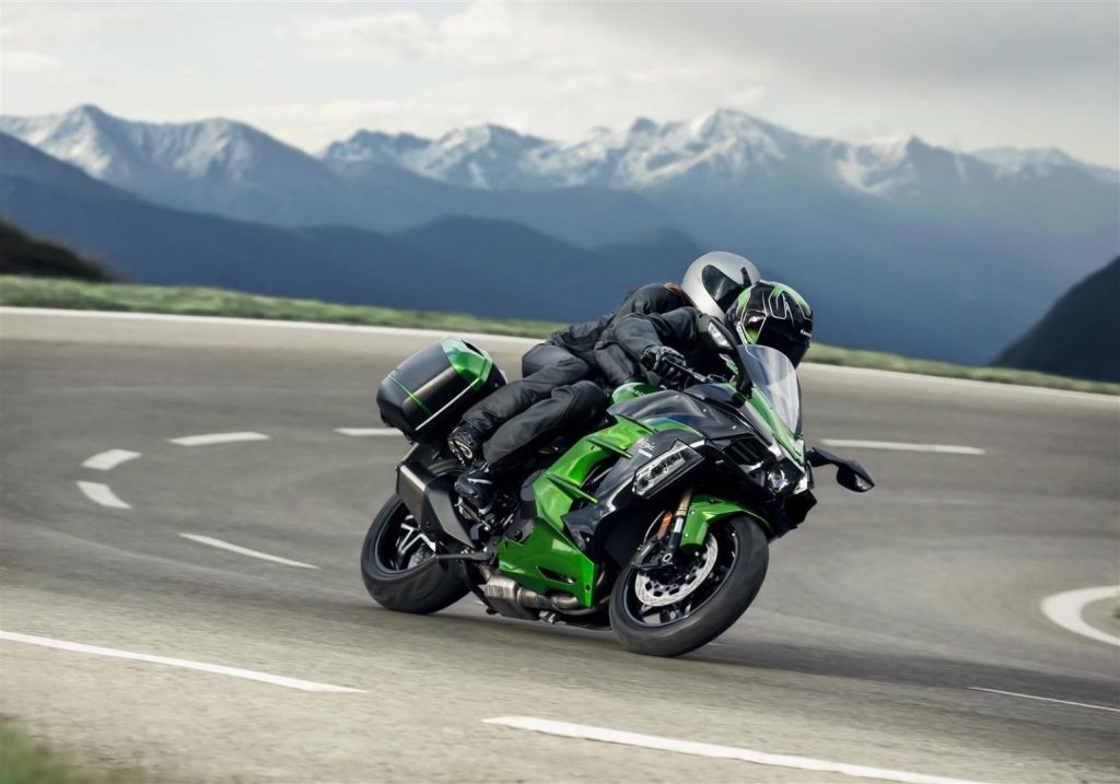 Launching Soon: Kawasaki Ninja 400 And ZX-10R SE