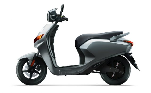 Twenty Two Motors Flow Electric Scooter Launched In #AutoExpo2018