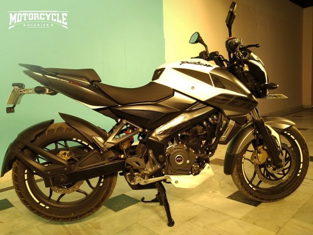 Bajaj Pulsar NS 200 ABS: Review - Motorcyclediaries